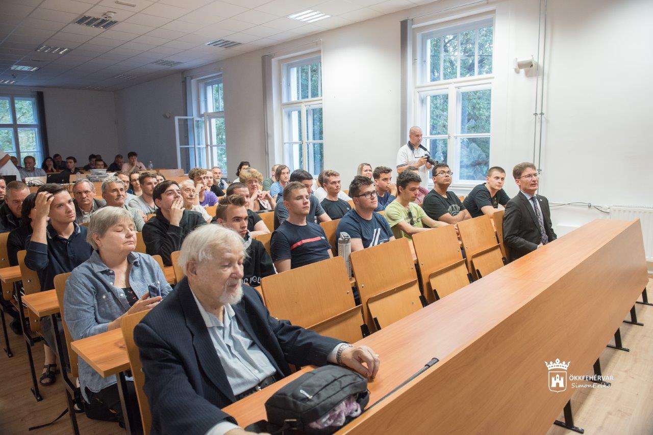 Székesfehérvár Városportál - Jubileumhoz érkezett a Garai Géza ...