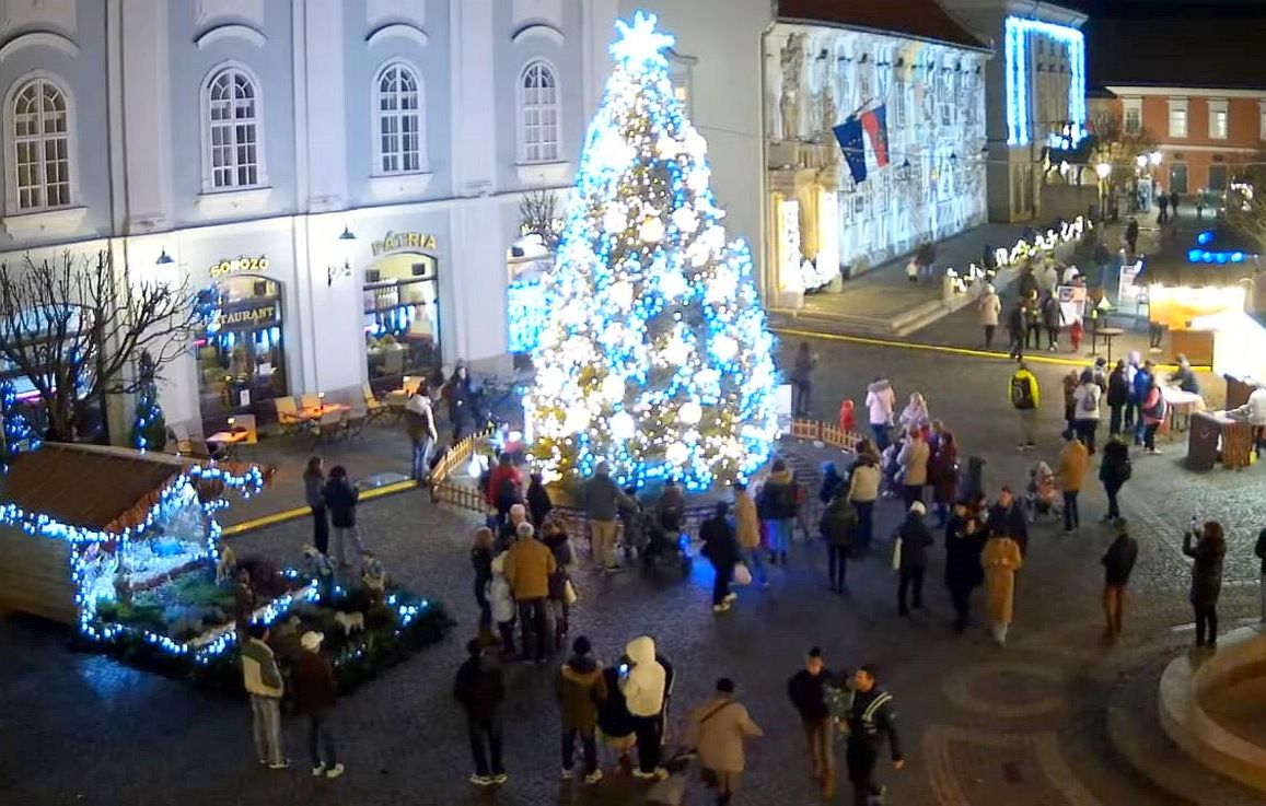 Székesfehérvár Városportál - Adventi webkamera működik a Városház téren